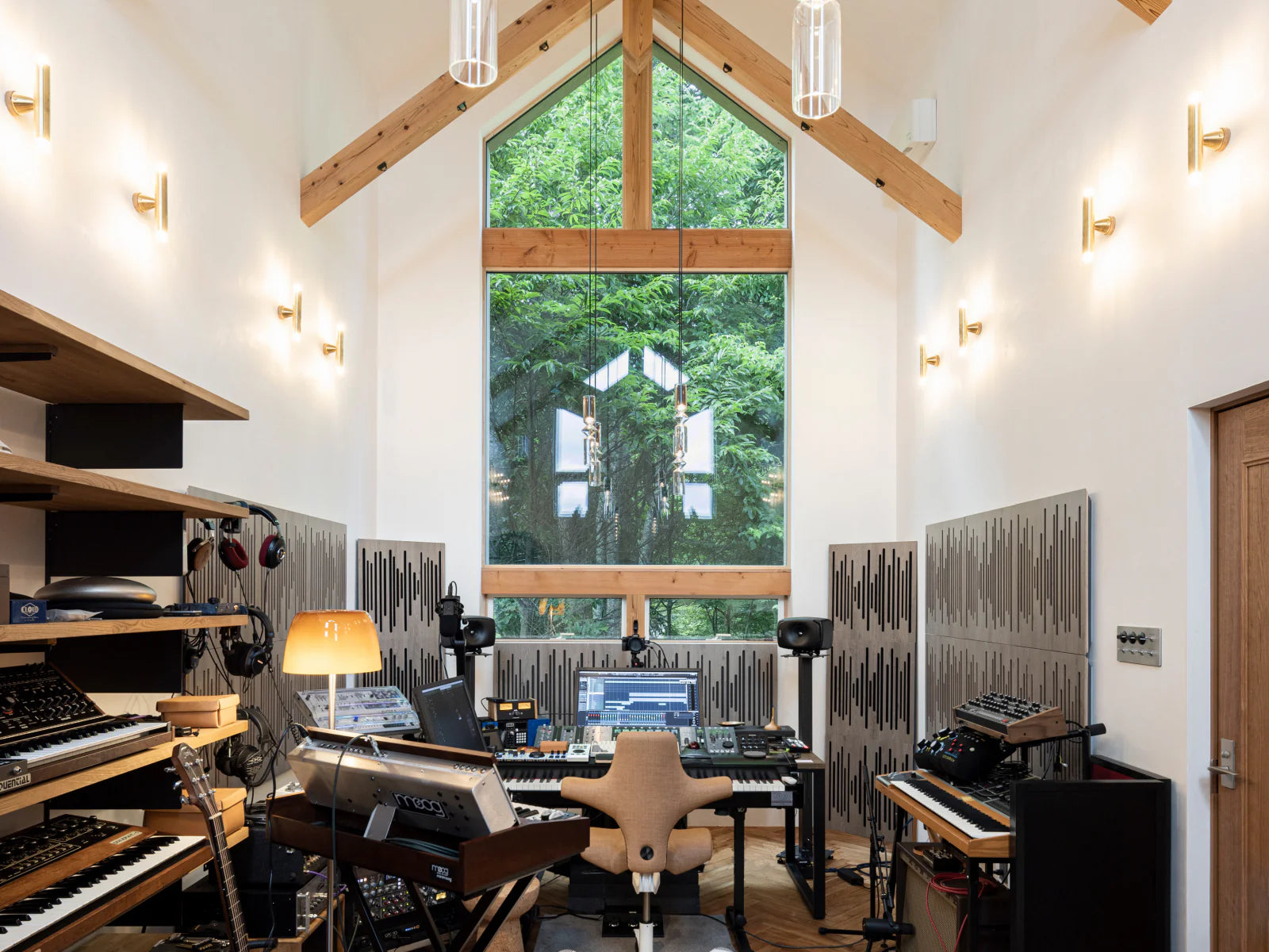 Mili High Ceiling Studio – Vicoustic