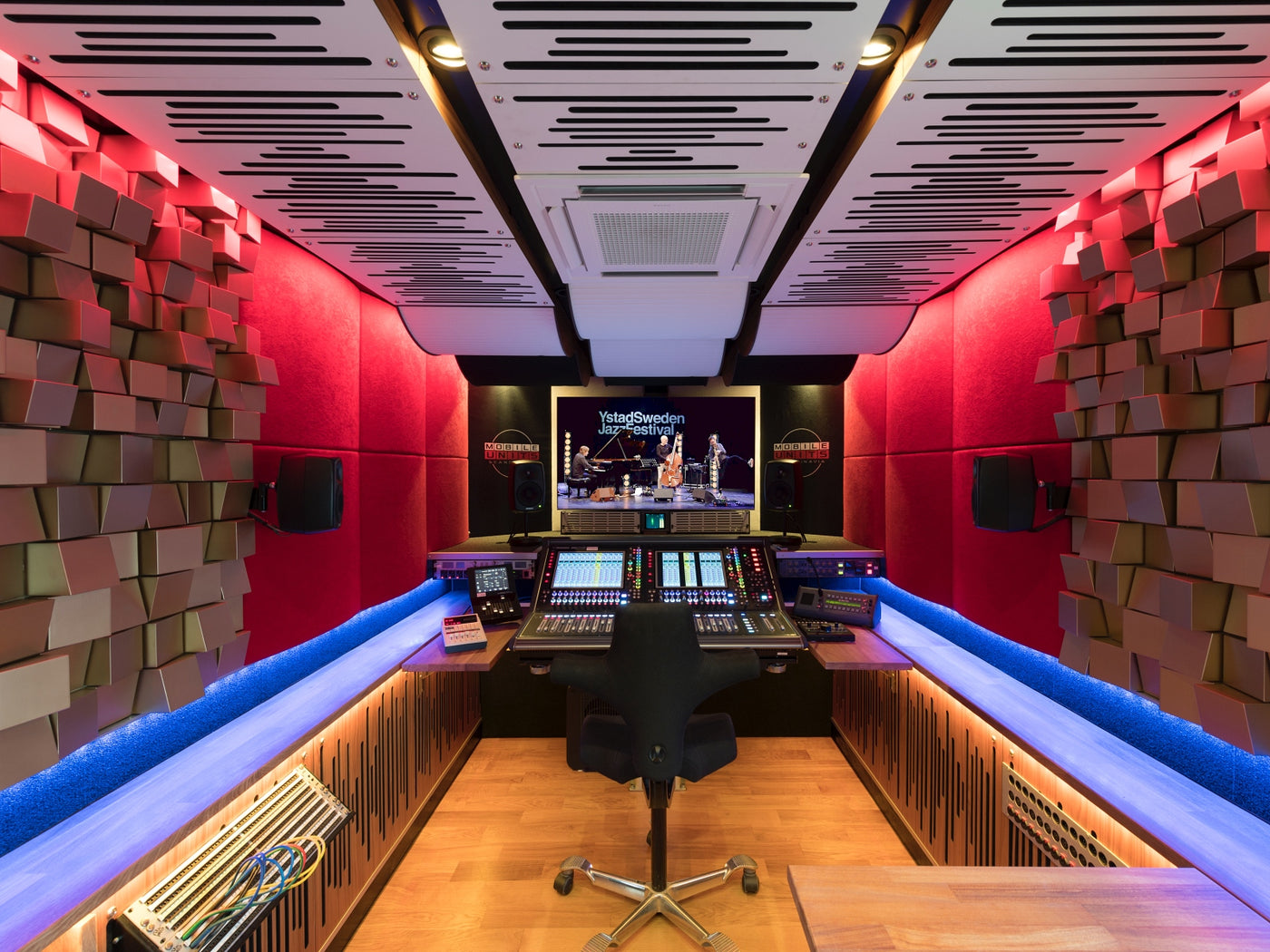 Mobile Units Acoustic Truck – Vicoustic